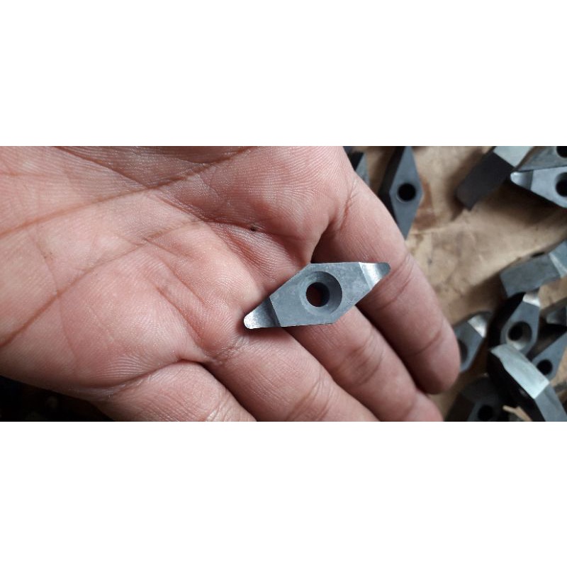 Jual insert VCMT 22 carbide betel prau bekas siap pakai | Shopee Indonesia