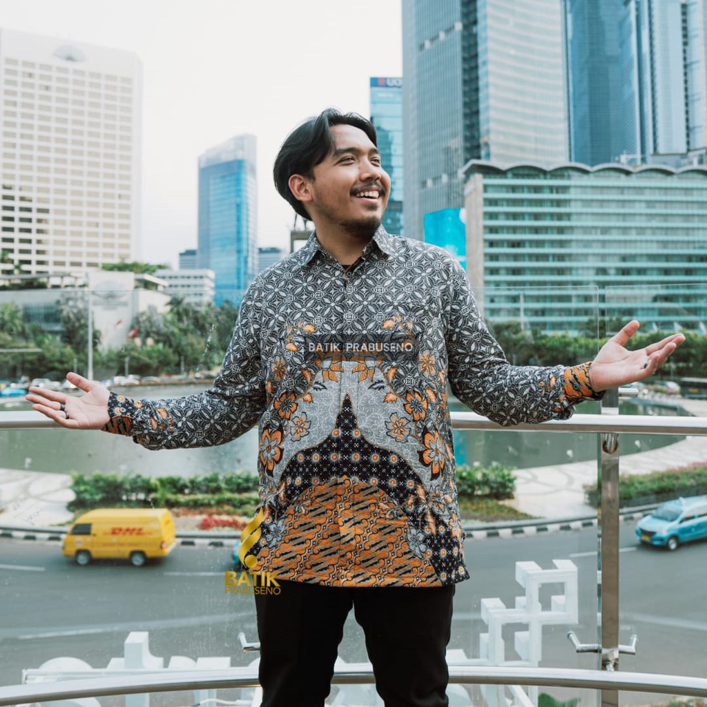 Jual INSECURE MARK II SEMAKINDIDEVAN Kemeja Batik Pria Lengan Panjang Slim Fit Prabuseno ...