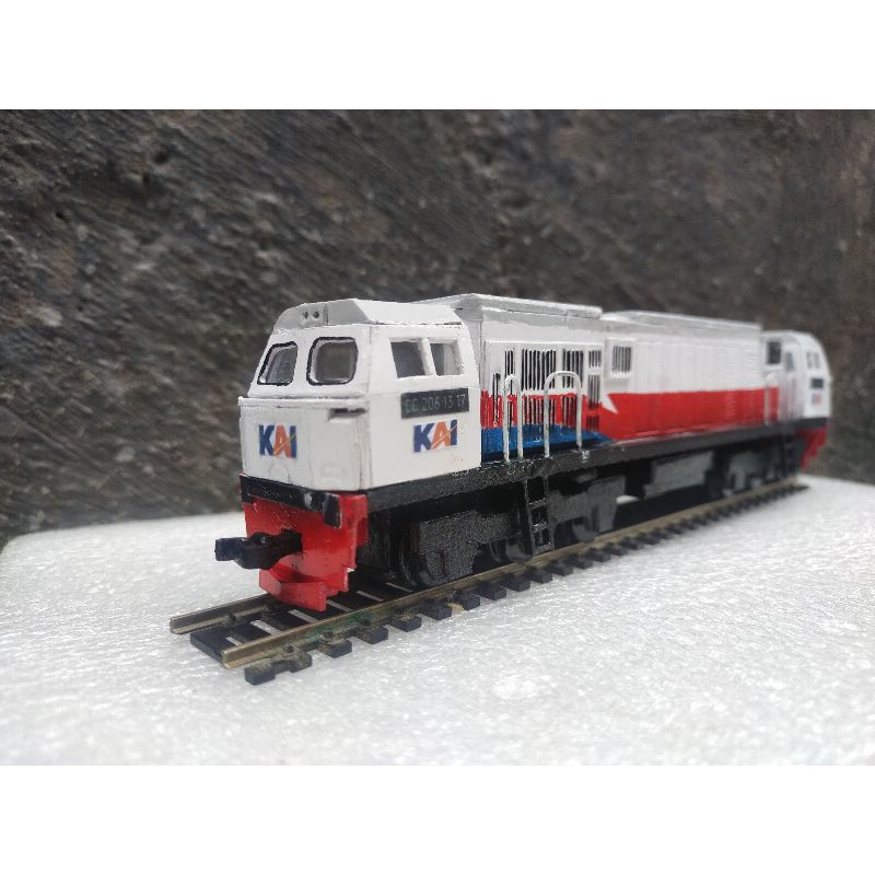 Jual miniatur kereta api indonesia - lokomotif cc 206 | Shopee Indonesia