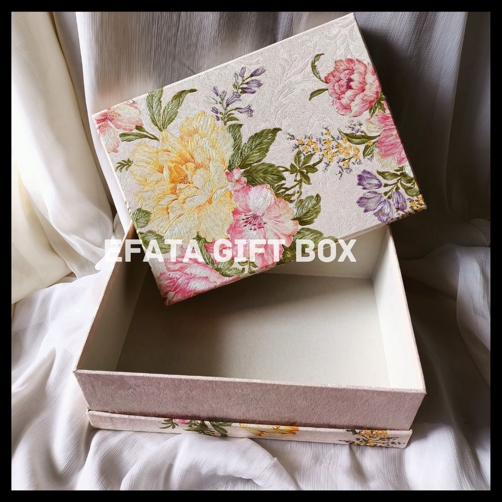 Jual SANDWICH Hard Box Gift Box Hampers Kotak Kado Bridesmaid Box ...