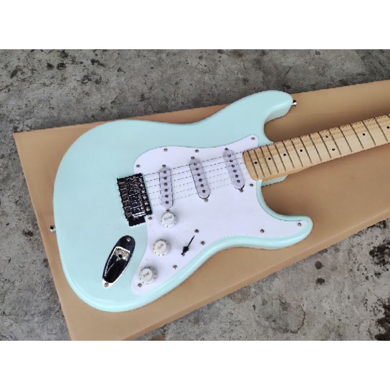 Jual Gitar Elektrik Listrik Difergio Original Model Stratocaster in ...