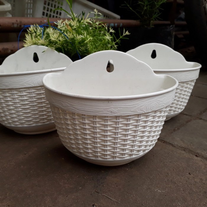 Jual pot tempel putih cjp model anyam, pot dinding nara, pot model ...