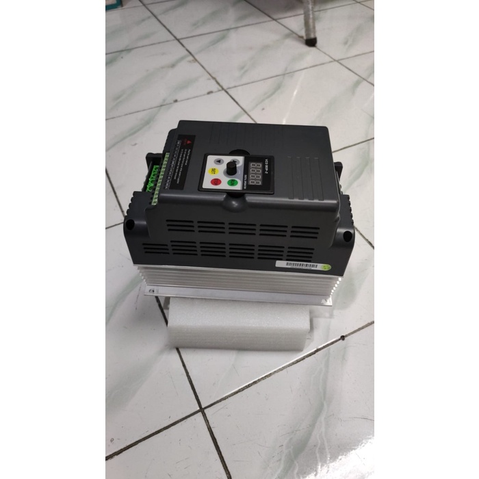 Jual Inverter Suswe 5.5Hp 4Kw Input 1Phase 220V Output 3Phase 380V | Shopee Indonesia
