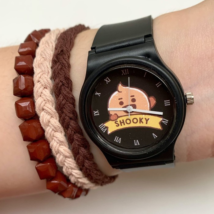 Jual Jam Tangan BT21 shooky black name edition | Shopee Indonesia