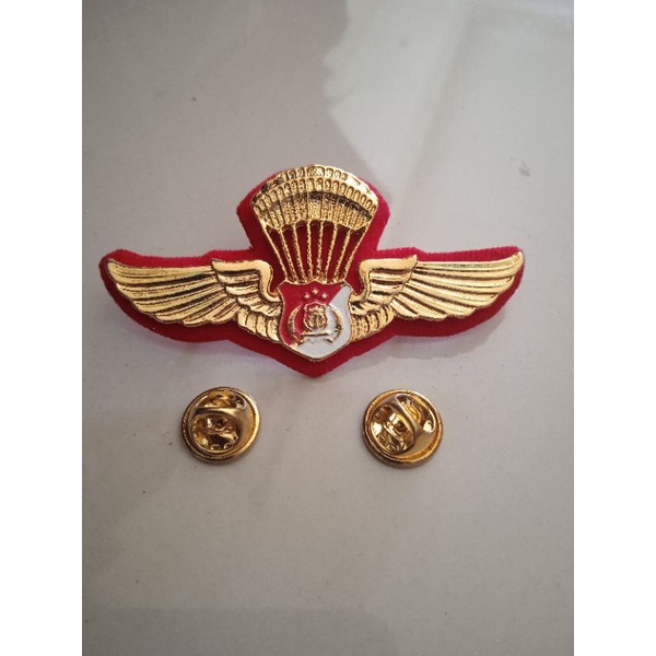 Jual brevet wing pin para terjun polri lis merah | Shopee Indonesia