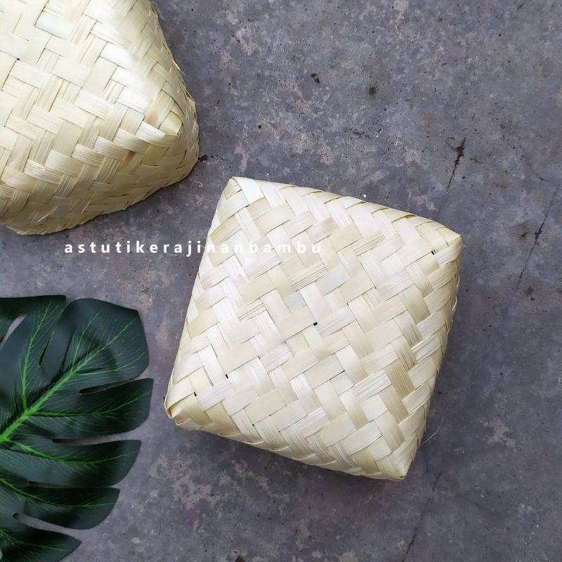 Jual BESEK PITA NATURAL / besek mini / besek souvenir / besek bambu ...