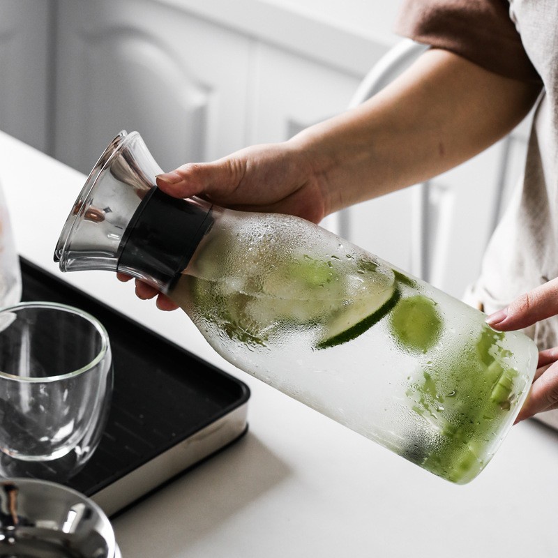 Jual UCHII Premium Slim Glass Beverage Carafe w/Lid | Botol Air Jus ...