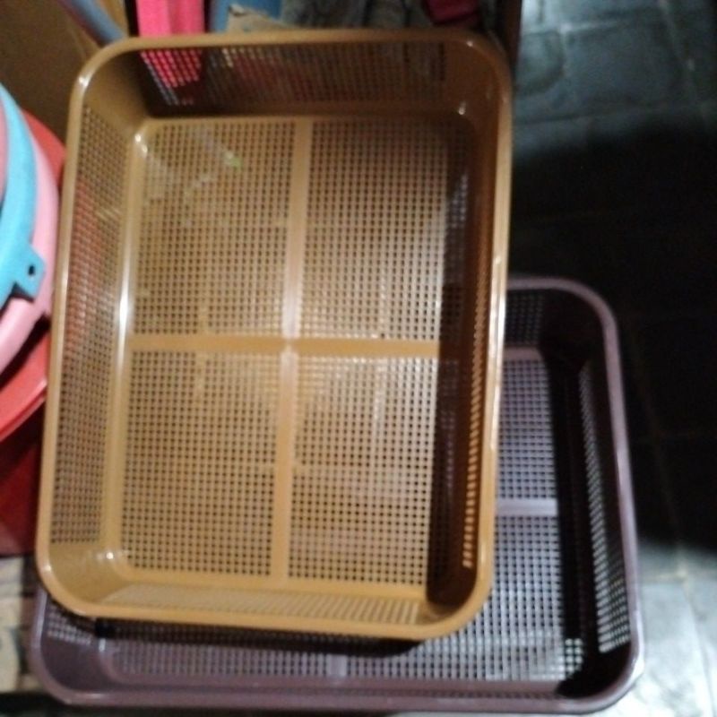 Jual KERANJANG FILE COKLAT PLASTIK 30X40 CM WADAH NAMPAN LUBANG ...