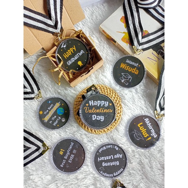 Jual PART 1 Gift Box Mendali custom Hampers/ kado unik untuk pacar ...