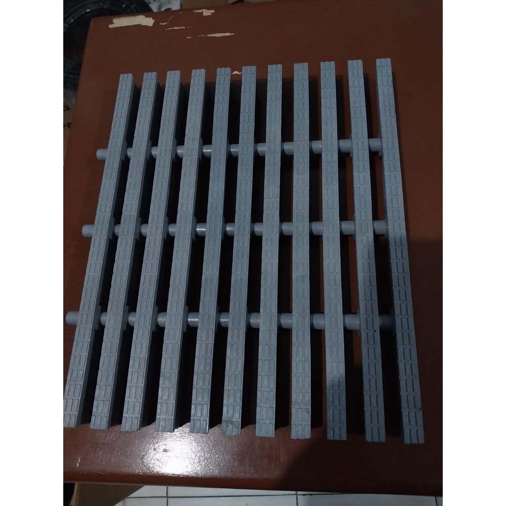 Jual Grill Kolam Renang Lebar 30 cm 3 Kaki Warna Abu | Gril Kolam ...