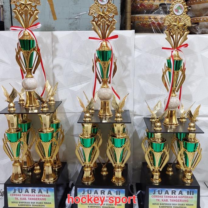 Jual Trophy 4 Kaki Piala 4 kaki Untuk semua Jenis Lomba Tinggi 90 CM ...