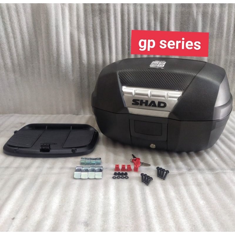 Jual BOX MOTOR SHAD 44 COVER CARBON KAPASITAS 44 LITER UNTUK SEMUA ...