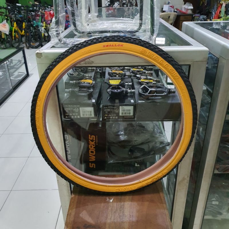 Jual Ban Luar Sepeda 20 x 1.75 Swallow BMX S-188 Hitam Kuning Super Trac | Shopee Indonesia