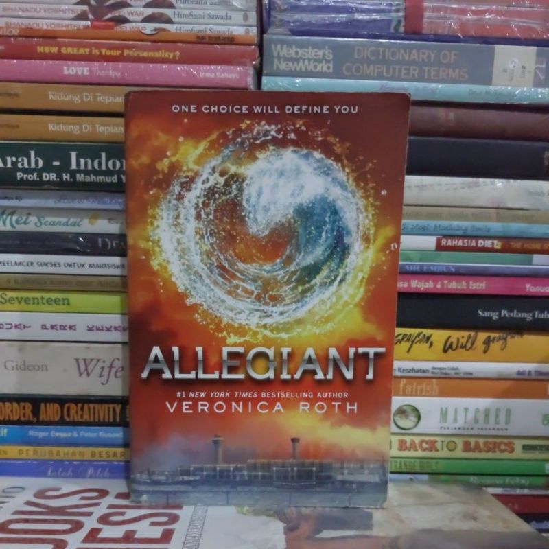 Jual BUKU ORIGINAL ALLEGIANT VERONICA ROTH ENGLISH VERSION SOFT COVER ...