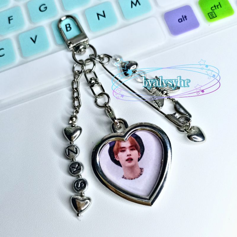 Jual [byalvsyhr] Keychain metallic | Keychain Custom Photo and Name ...