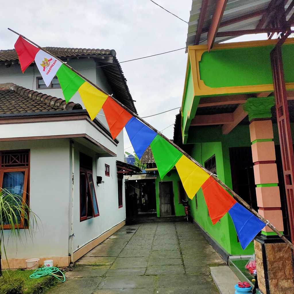 Jual Bendera Umbul-Umbul Warna Merah Putih Garuda Panjang Segitiga Termurah 6/8/10 Gelombang ...