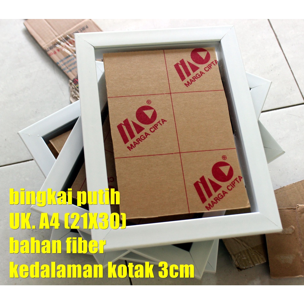 Jual Pigura/Frame foto/Bingkai 3D Putih ukuran A4(21x30cm) space 3cm ...