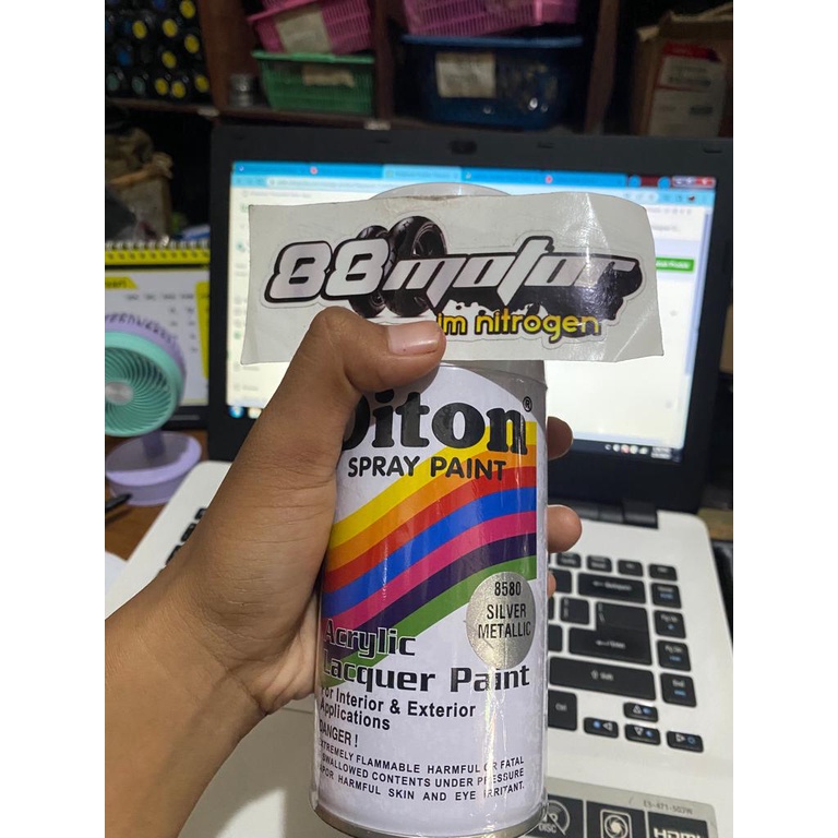 Jual Pilox Cat Semprot Diton Silver Metallic Silver kilap 8580 150cc ...