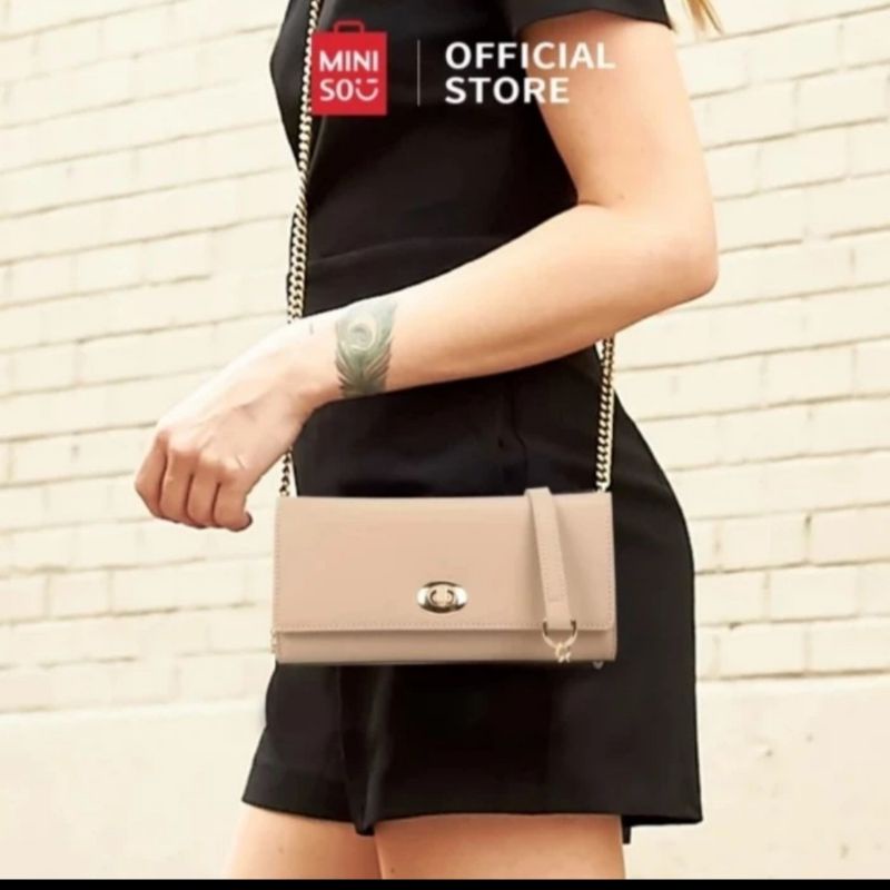 Jual Miniso Chain Crossbody Shoulder Bag with Twist Lock | Shopee Indonesia