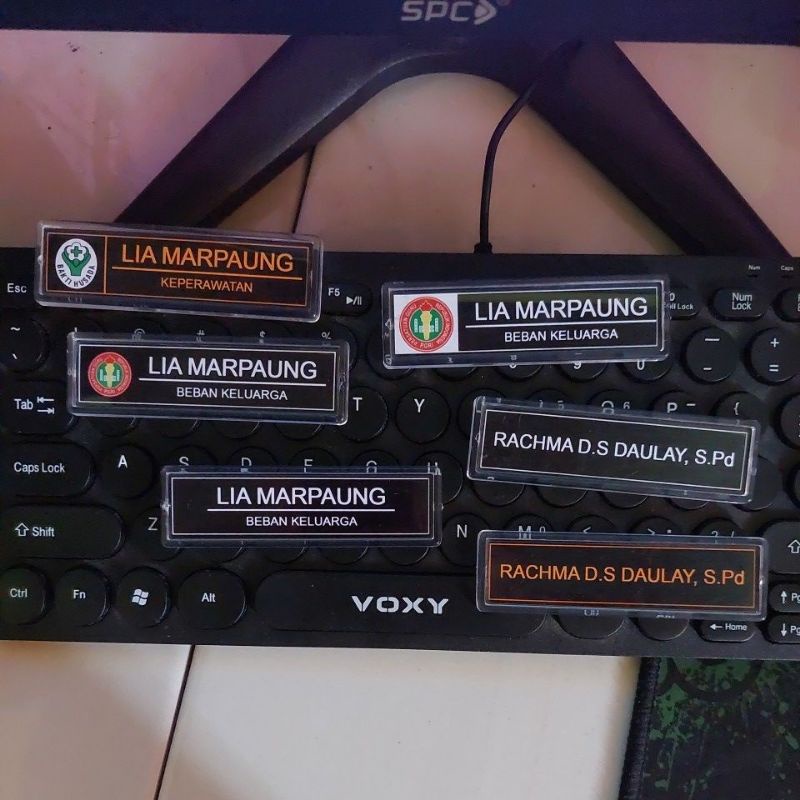 Jual TERLARIS | Name tag - papan nama peniti custom - untuk sekolah ...
