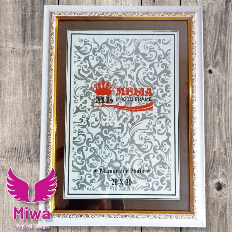 Jual Photo Frame " Bingkai Foto " Pigura " Uk 20 X 30 MELIA 🫅Putih ...