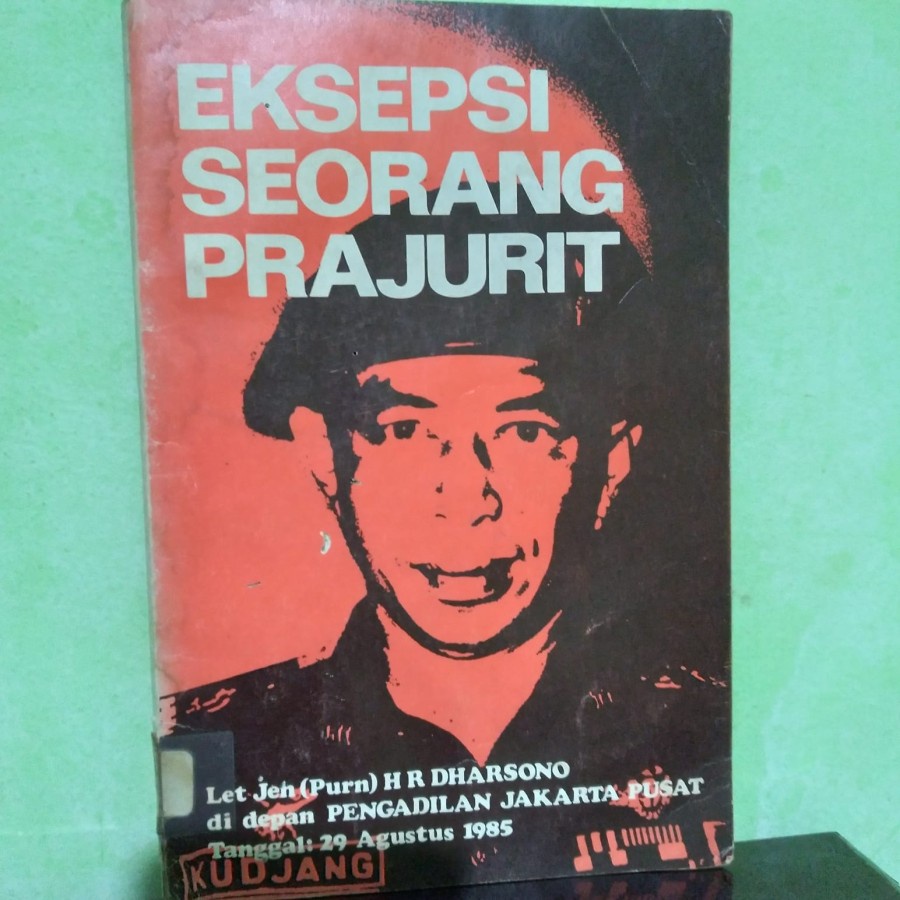 Jual EKSEPSI SEORANG PRAJURIT HR DHARSONO DI DEPAN PENGADILAN - LANGKA ...