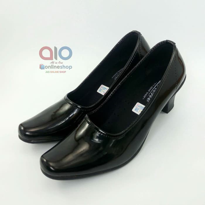 Jual Sepatu Pantofel Wanita Hak 7 Cm High Heels Glosy Kerja Hitam Polos ...