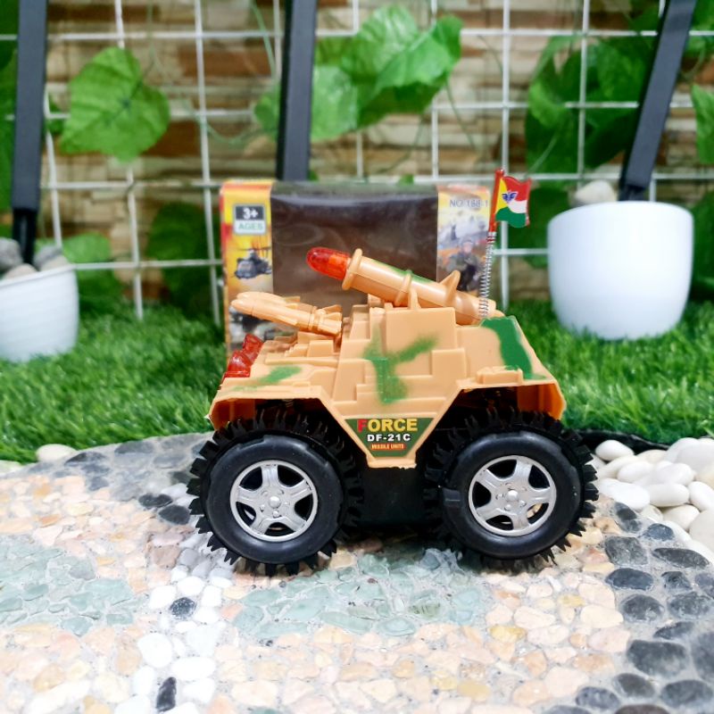 Jual Tank gila jungkir balik lampu edukasi - Mainan mobil panser ...