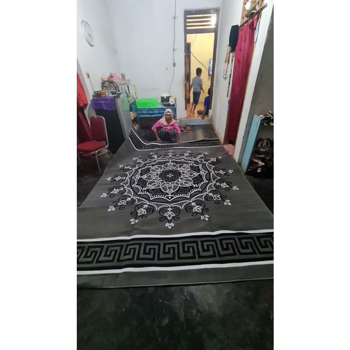 Jual Karpet Rumah Moderno Momento 11920 Grey - Ukuran 2x1 Meter - Pusat ...