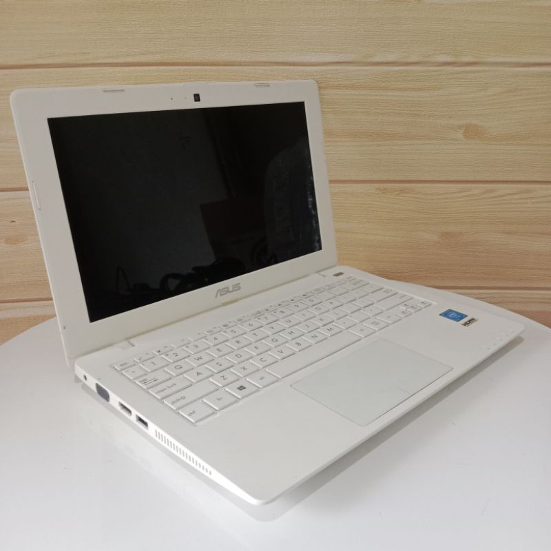 Jual Notebook asus X200 RAM 2GB HDD 500GB second | Shopee Indonesia
