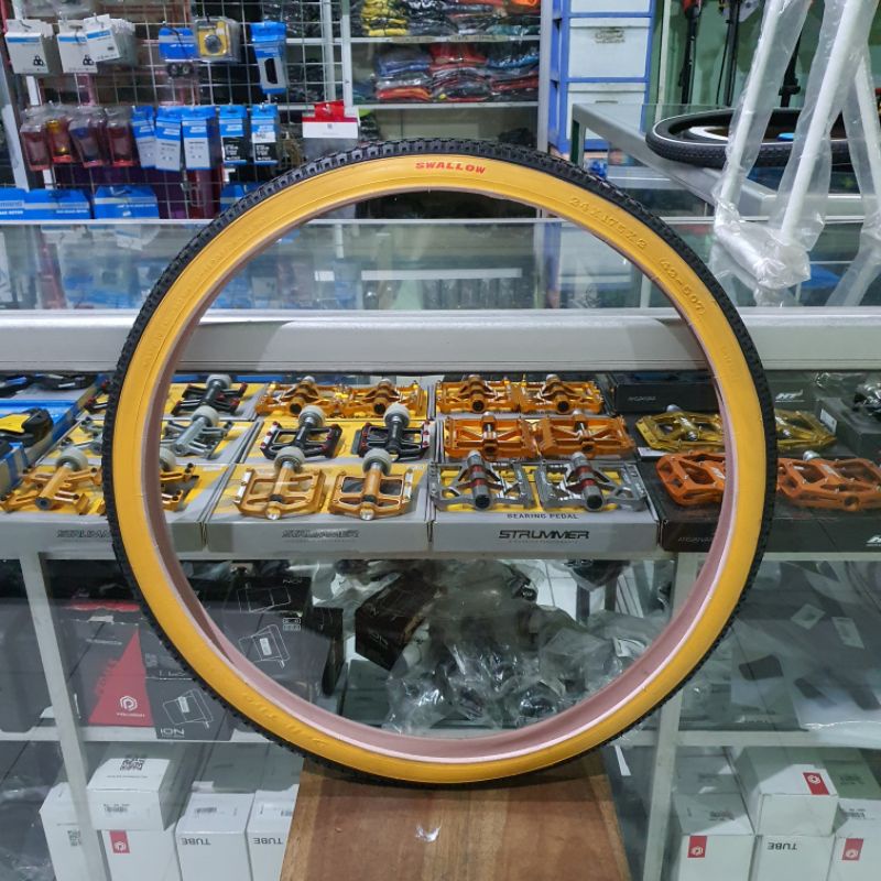 Jual Ban Luar Sepeda 24 x 1.75 CTB Mini Swallow Hitam Kuning S-141 | Shopee Indonesia