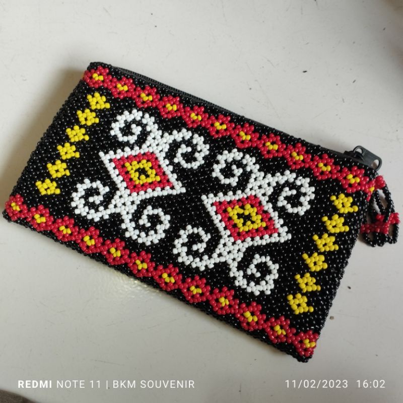 Jual Dompet Manik Besar Motif Etnik khas kalimantan 2 | Shopee Indonesia