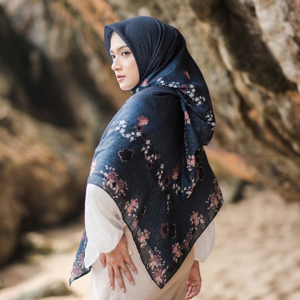 Jual Alif Modern Wear - Hijab Segi Empat Motif Paris Premium Korea ...
