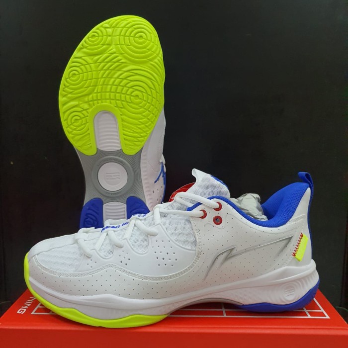 Jual {MentariStore} Sepatu Badminton Lining Halberd III Lite AYTR021 ...