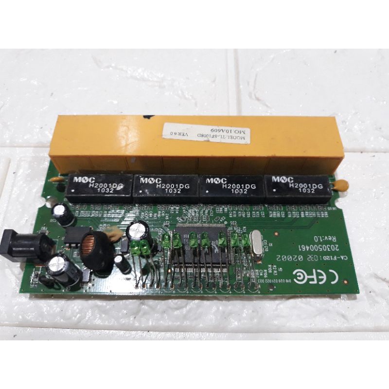 Jual Switch Hub 8 Port Minus 1 Port Bugil merk campur | Shopee Indonesia
