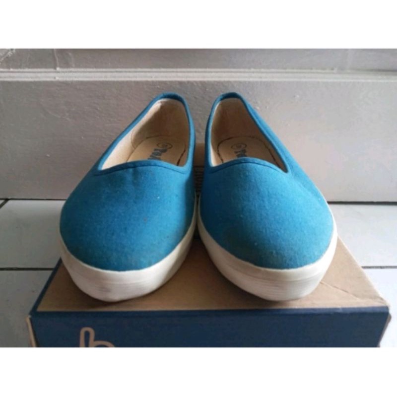 Jual SANDAL sepatu MERK PONG (PRELOVED) | Shopee Indonesia