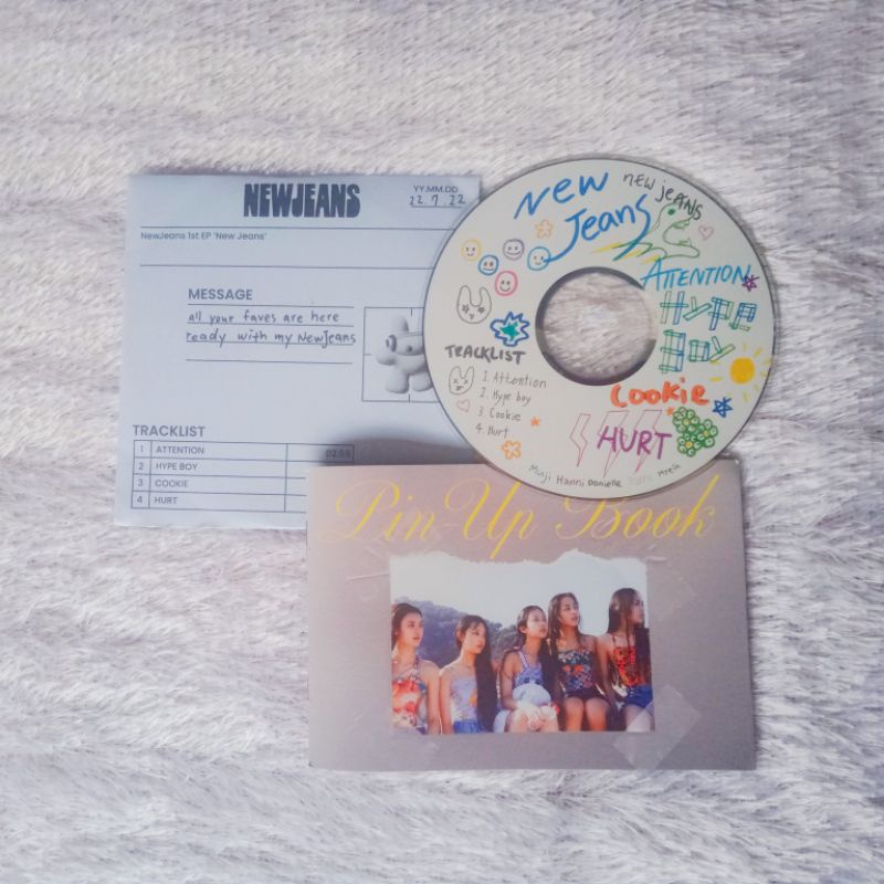 Jual Wts Newjeans CD + Pin Up Book Bag ver. | Shopee Indonesia