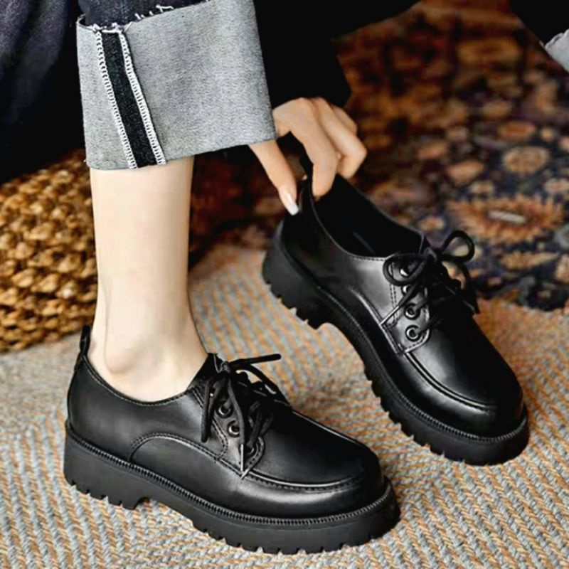 Jual Eya Shop | Sepatu Docmart Wanita Sekolah Kulit Hitam Terbaru 2022 ...