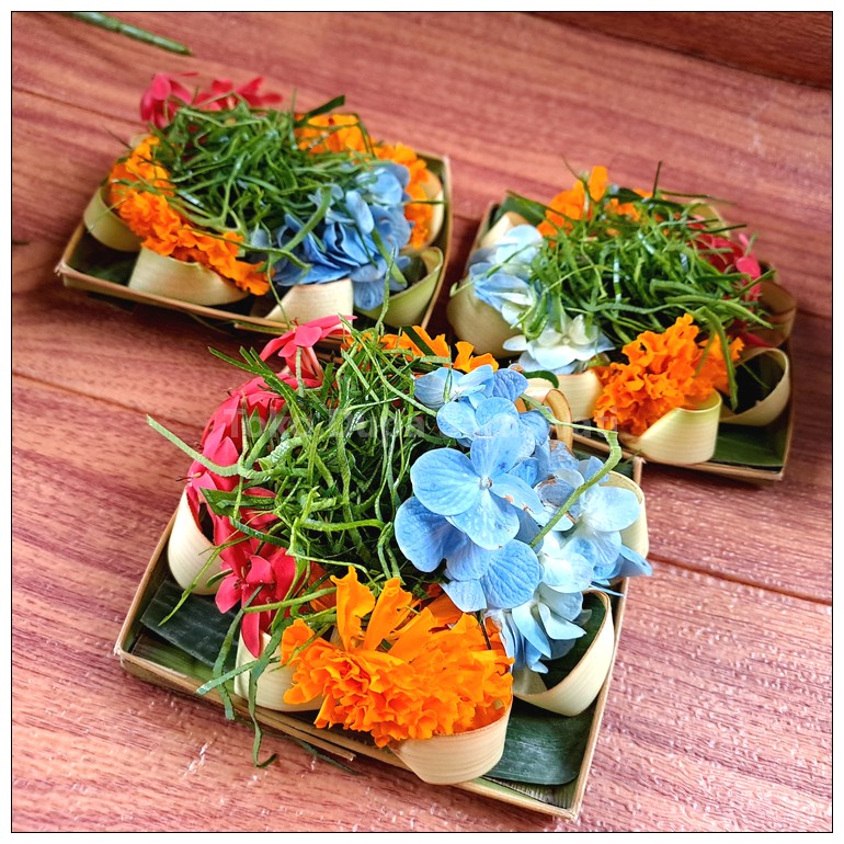 Jual Canang Sari Canang Ceper Bunga Sarana Banten Hindu | Shopee Indonesia