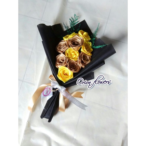 Jual Bunga nawar satin/bucket bunga mawar/buket wisuda murah | Shopee ...