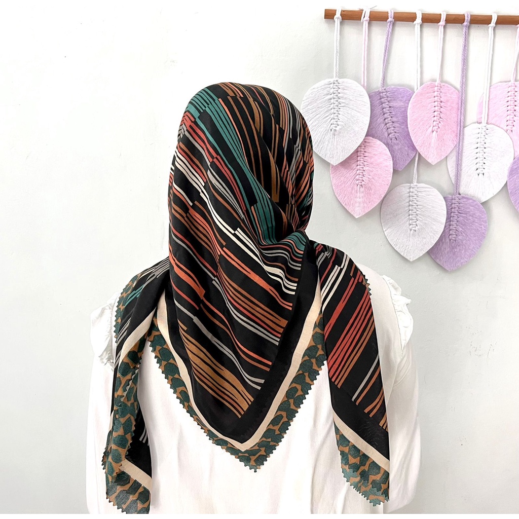 Jual HIJAB SEGI EMPAT VOAL MOTIF DEEKA NAIMA LASER CUT KHM03 | Shopee ...
