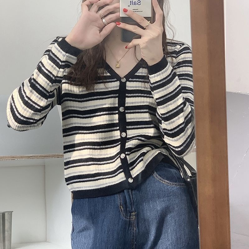 Jual AJW Atasan Rajut Wanita Lengan Panjang Import Premium Salur Garis Full Kancing WAD | Korean ...