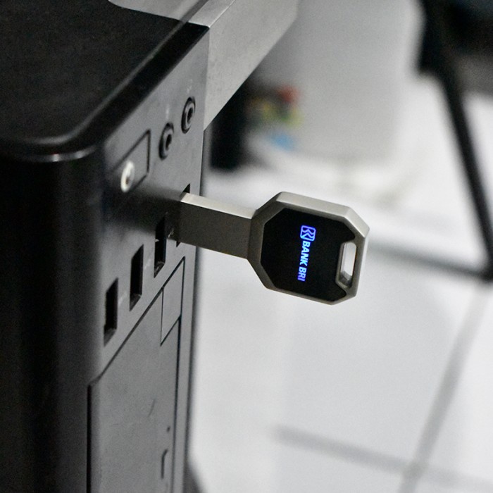Jual flashdisk metal led Kunci custom Logo / FD kunci Led Custom logo ...