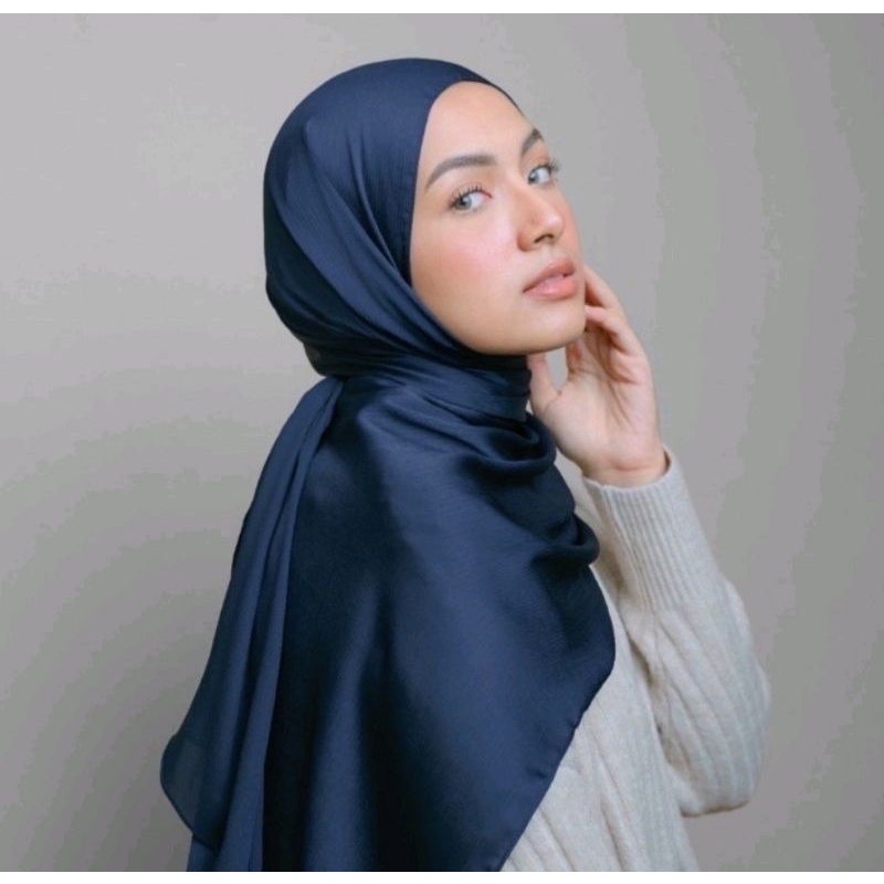 Jual Hijab Pashmina Satin Silk Credenza Malaysian Luxury Textured ...