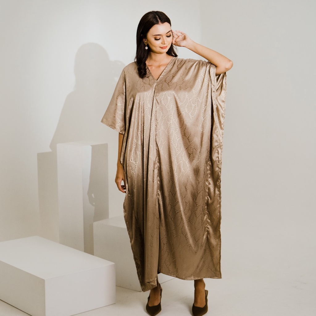 Jual Allegra Kaftan Rowan Leaves Gold - Silky Jacquard Nyaman Emas | Shopee Indonesia