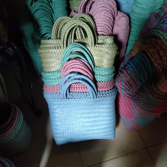 Jual Tas anyaman plastik polos XL | Shopee Indonesia