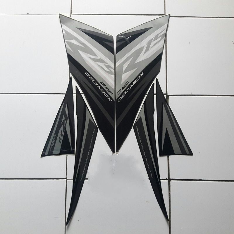 Jual Striping Stiker sticker lis body yamaha r15 v2 2014 2015 hitam abu ...