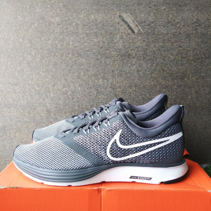 Jual Sepatu Lari Nike Zoom Strike Gray Men Original | Shopee Indonesia