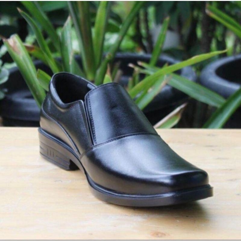 Jual SEPATU PANTOFEL PRIA UNTUK KERJA KANTOR DAN GAYA | Shopee Indonesia