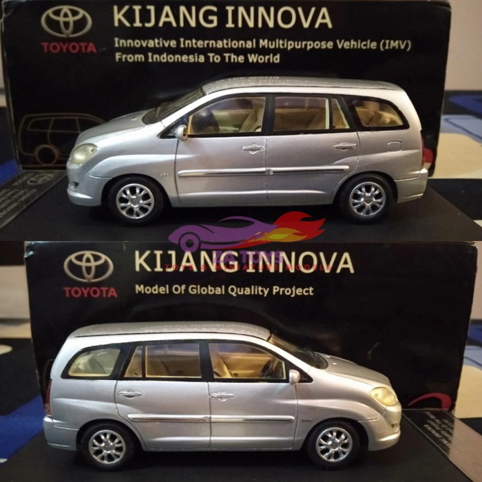 Jual IGS79 Diecast Toyota Kijang Innova V Silver 1st Gen Dealerbox 1:43 ...